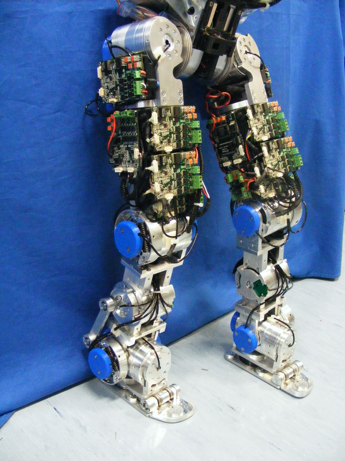 Un robot humanoïde