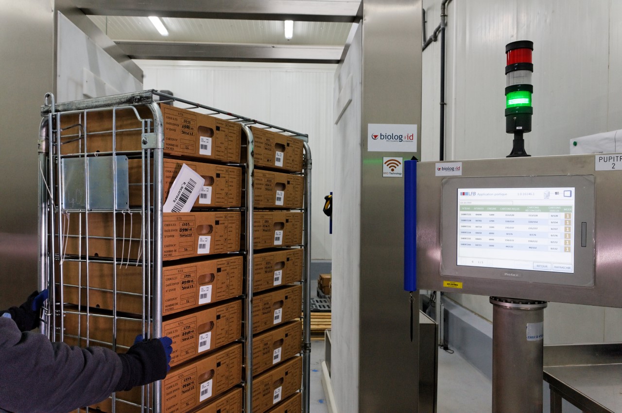 Un portique RFID pour la réception du plasma